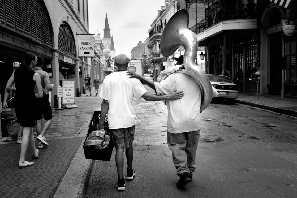 How to Shoot Street Photography Anonymously | Elizabeth Gray
